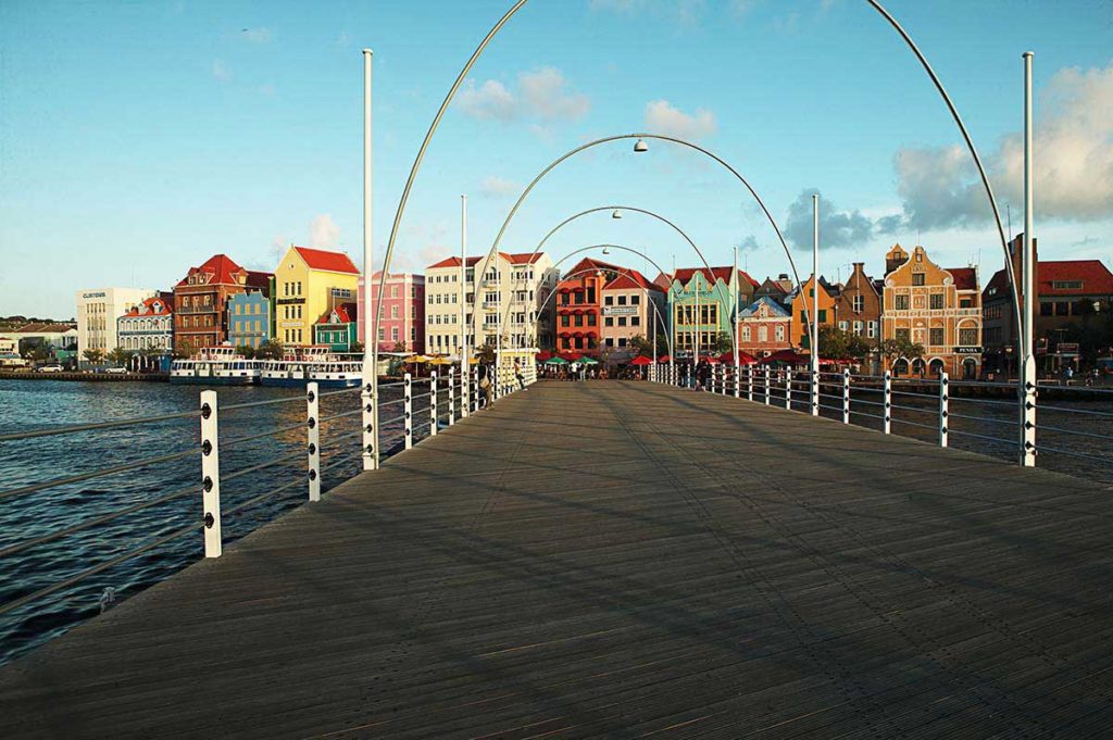 Curazao: historia, ubicación, clima, lugares turísticos, playas, idioma ...
