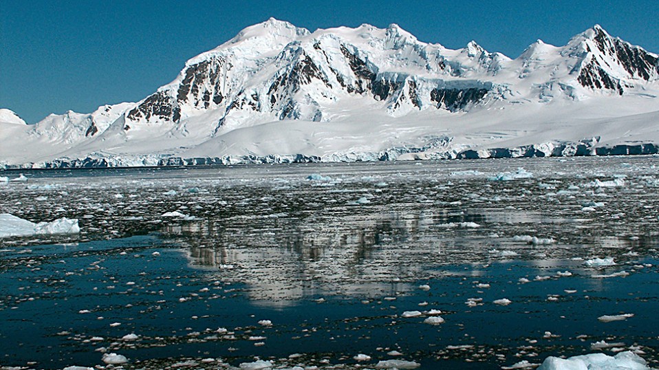 Isla Decepción: lo que aún no sabes sobre esta isla de la Antártida