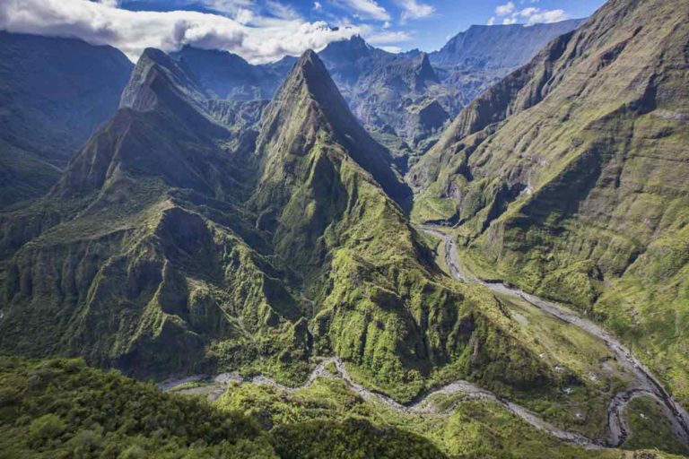 Isla Reunion: ubicación geografica, turismo, playas, clima, capital y más