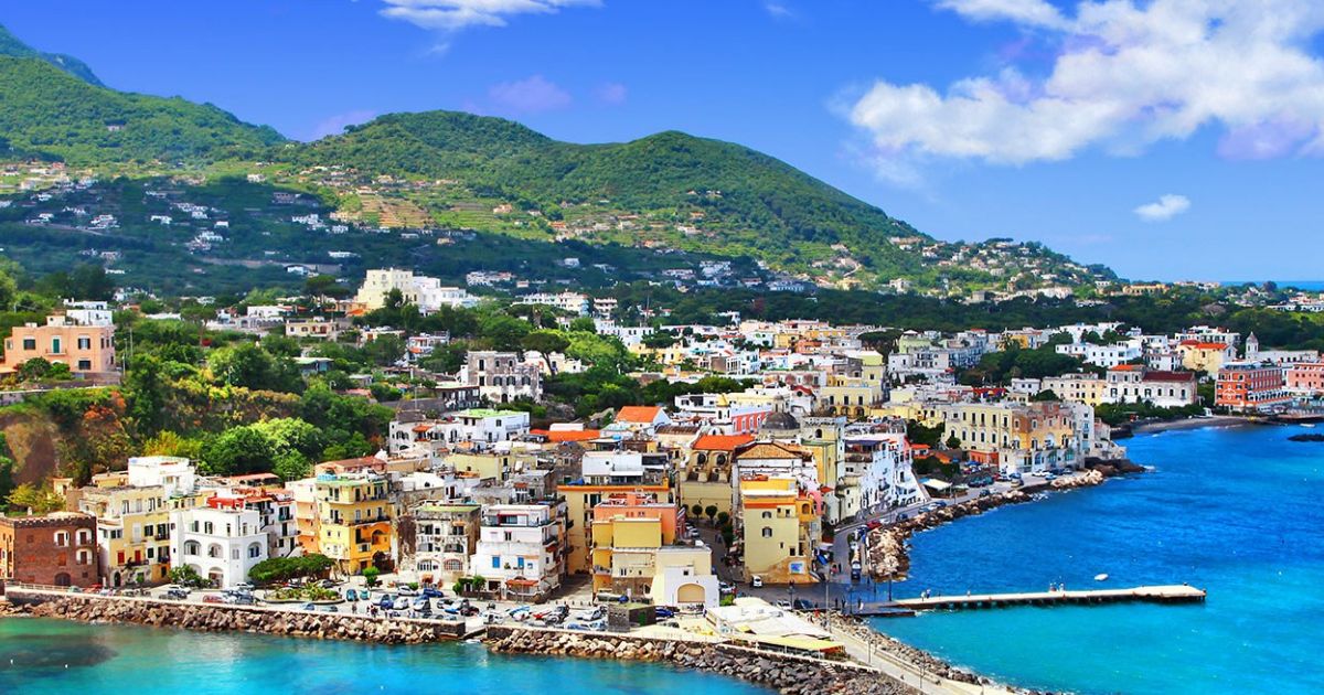 Ischia: ubicación, mapa, lugares turísticos, playas y mucho más